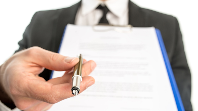 HOA Attorney Contract: What's Acceptable And Not | HOAM